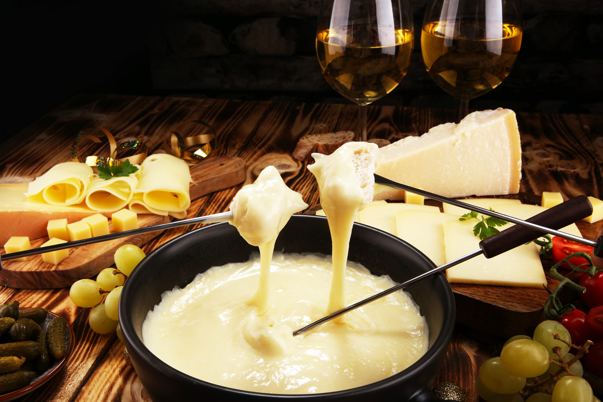 Fondue oder Raclette isst man das ganze Jahr über!